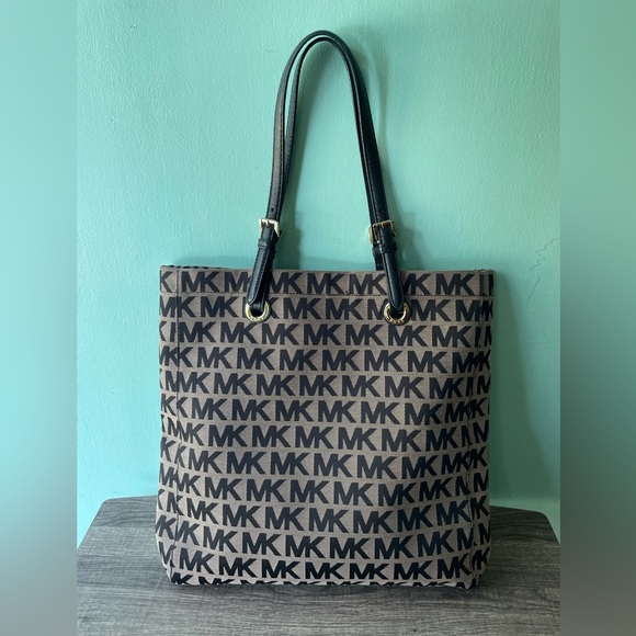 MICHAEL Michael Kors | Bags | Michael Kors Signature Tote In Black | Poshmark